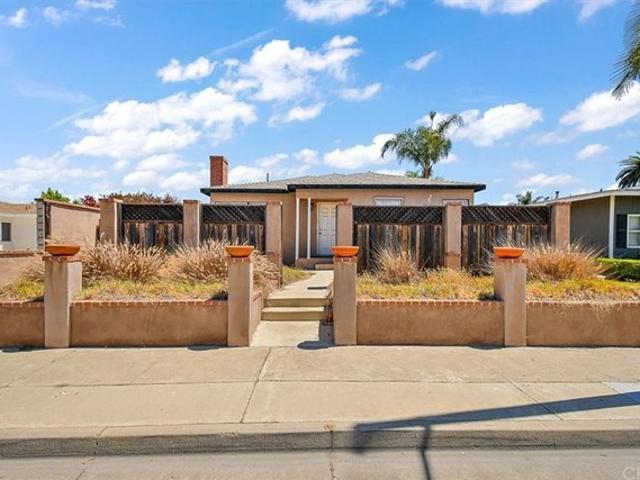 236 Camellia Ln, Costa Mesa, CA 92627