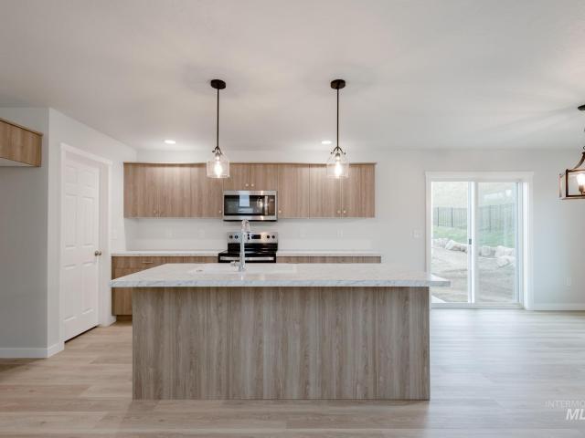 236 Caribou Ct