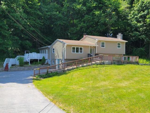 236 Cream St, Hyde Park, NY 12601