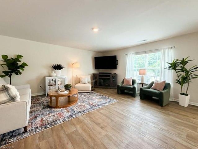 236 Ashfield Ln, Lexington, NC 27292
