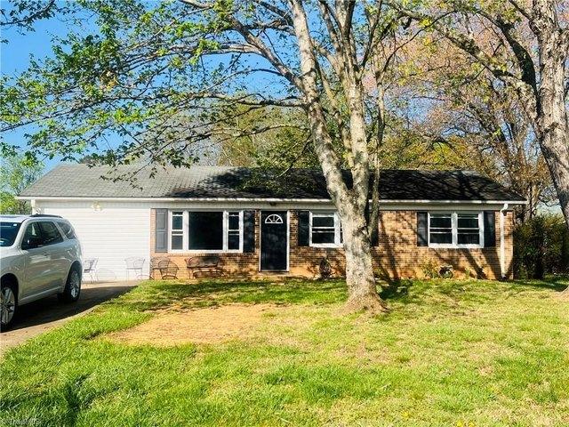 236 Badgett Ave, Mount Airy, NC 27030