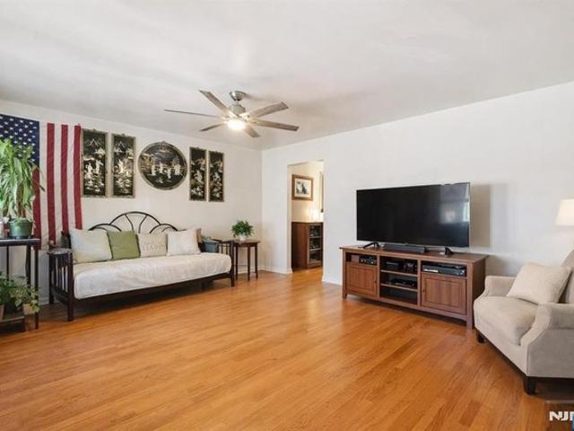 236 Garfield Ave, Jersey City, NJ 07305