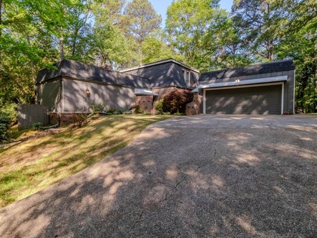 236 Davis Woods Dr, Columbus, MS 39705