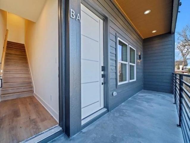 236 E 39th Street A