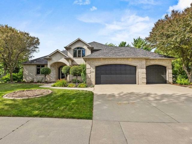 236 E Thornbrook Ln, Appleton, WI 54913