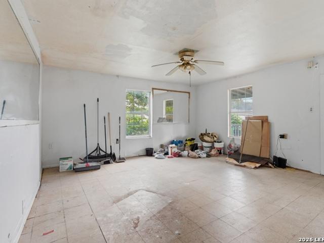 236 E Baylor St