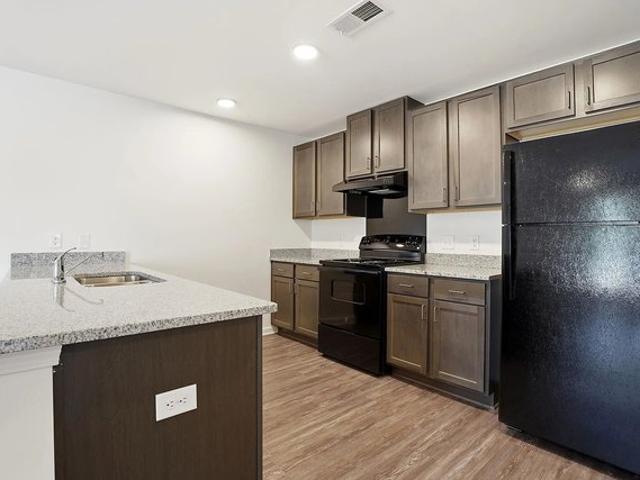236 E Littleton Rd, Roanoke Rapids, NC 27870