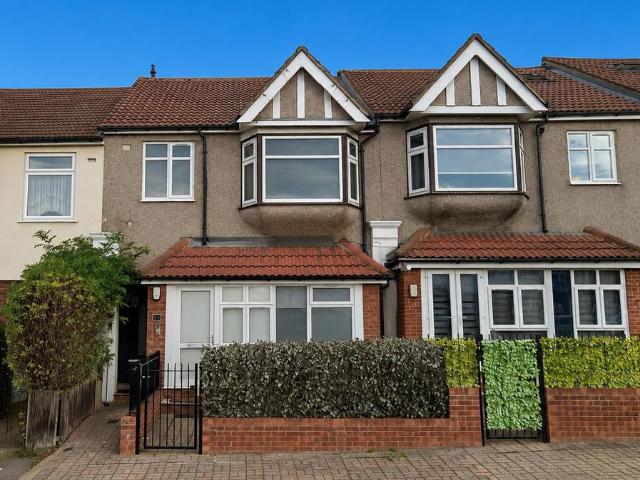 236 Hornchurch Road, Hornchurch RM11, 2 bed flat to rent, £1,995 pcm | PrimeLocation