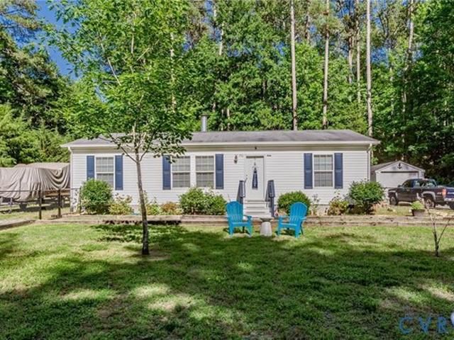236 Hickory Dr, Hartfield, VA 23071
