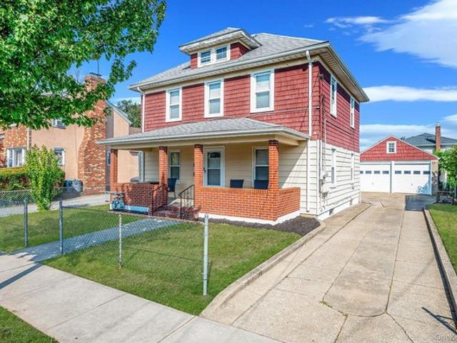 236 Jackson Ave, Mineola, NY 11501