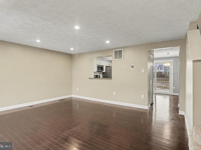 236 Lodgecliff Court