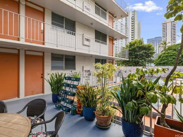 236 Liliuokalani Ave Apt 102, Honolulu, HI 96815