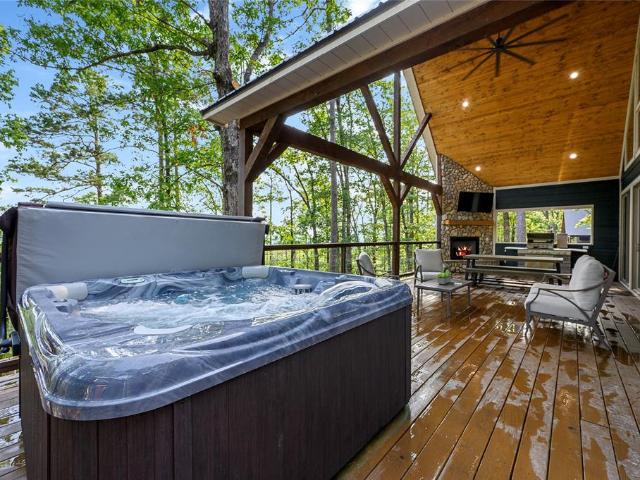 236 Moonshiner Springs Trail