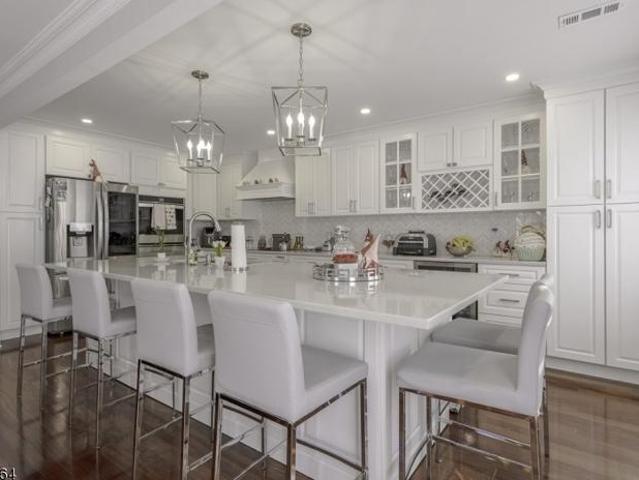 236 N 9th St, Kenilworth, NJ 07033