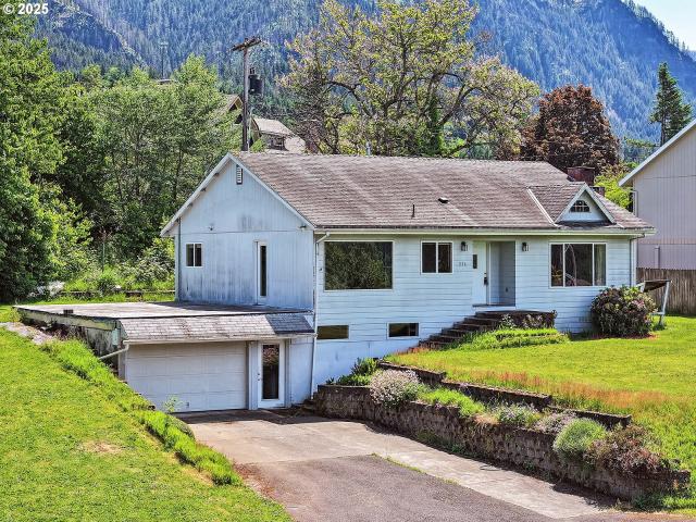 236 ne riverview dr