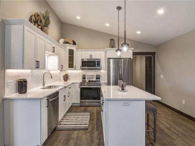 236 S Chestnut St, Ellsworth, WI 54011