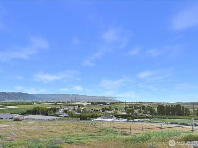 236 S Partridge Ln Lot 18, East Wenatchee, WA 98802