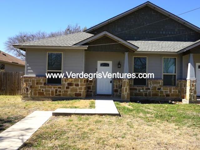 236 S Scott St, Burleson, TX 76028