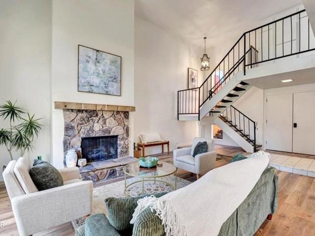 236 Shirley Ln, Palmdale, CA 93551