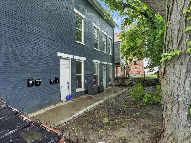 236 W 9th Street