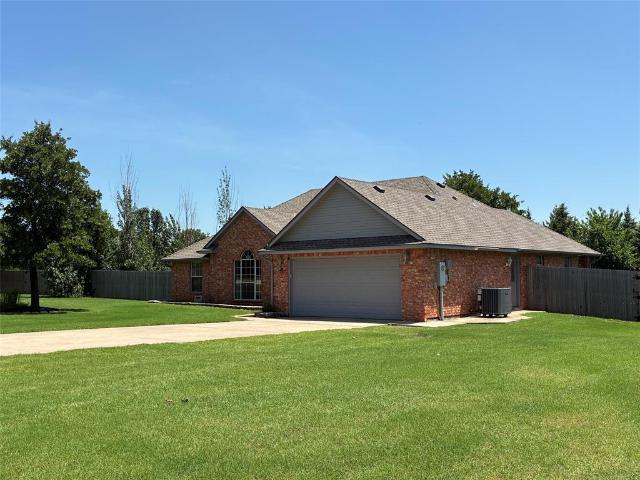 236 W Lily Lane