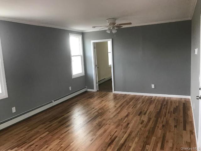 236 W Montauk Highway W 2E