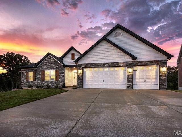 236 Woodhurst Dr, Wentzville, MO 63385