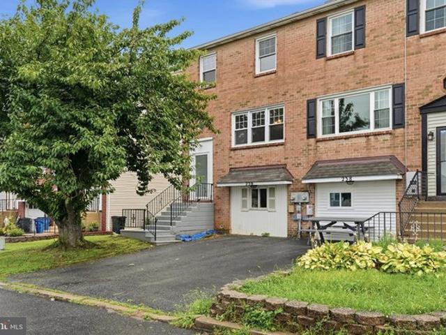 236 Vista Dr, Easton, PA 18042