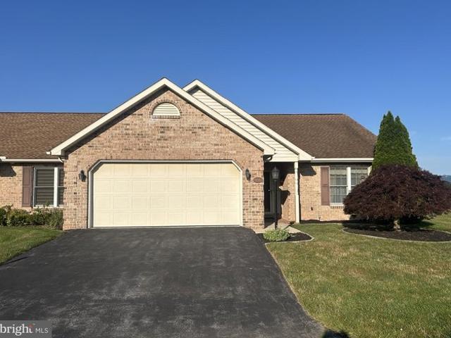 2374 Majestic Ct, Chambersburg, PA 17202
