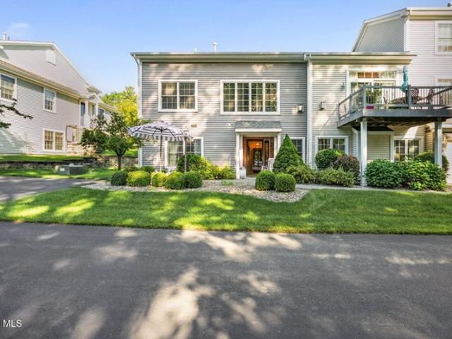 2374 E Nott St, Niskayuna, NY 12309