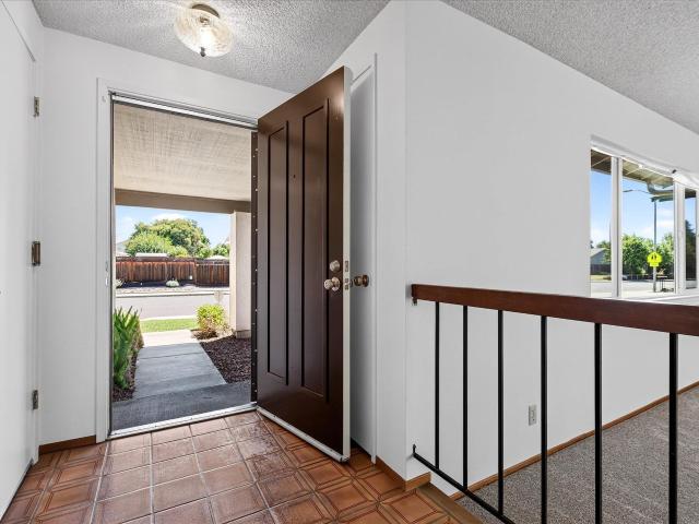 2374 Pasatiempo St
