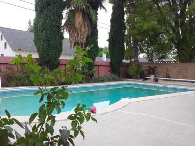 23750 Hartland St, Los Angeles, CA 91307