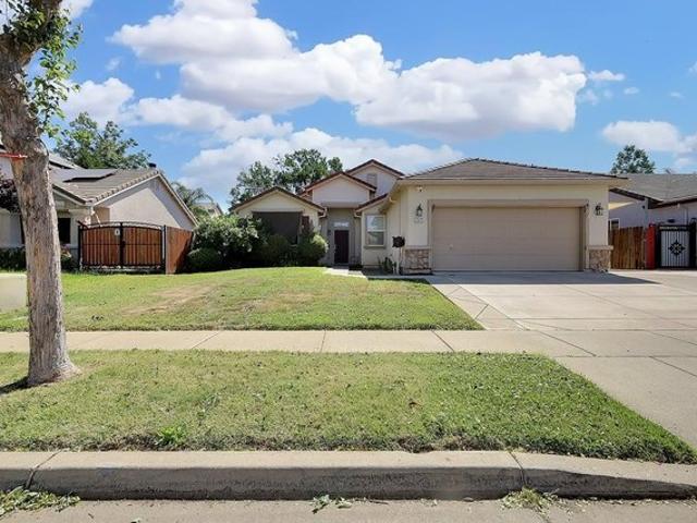 2375 Michigan Ct, Yuba City, CA 95991
