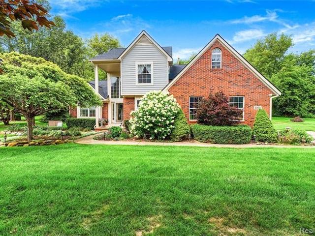 2375 Reidsview E, White Lake, MI 48383