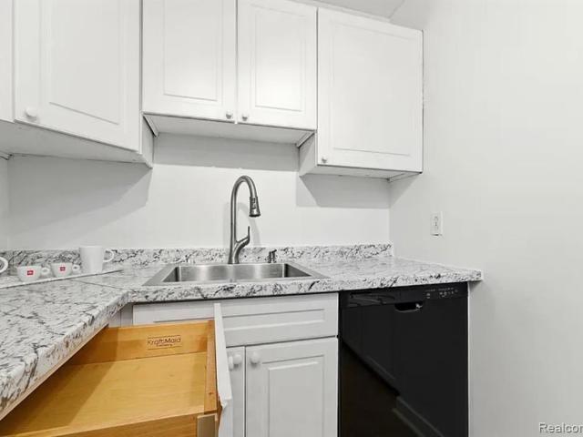 2375 Walton Boulevard # 8