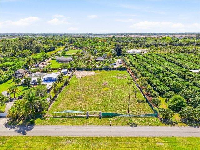 23761 SW 106th Pl, Miami, FL 33032