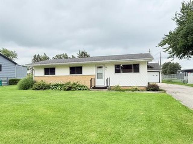 23766 W Meadow Dr, Genoa, OH 43430