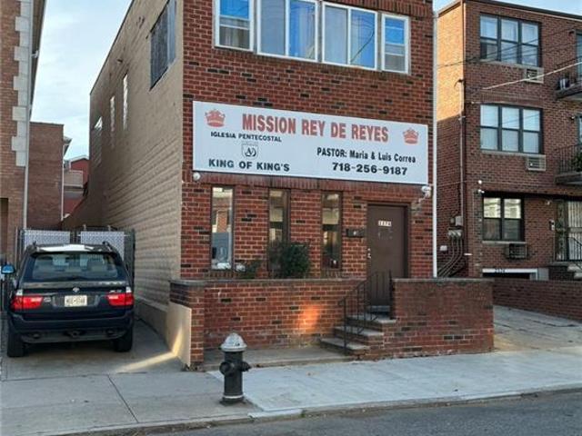 2376 East 15th Street | Compass