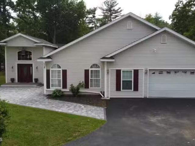 2376 RIVER RD, NISKAYUNA, NY 12309 Single Family Residence For.