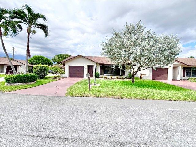 2377 SW 16th Dr, Deerfield Beach, FL 33442