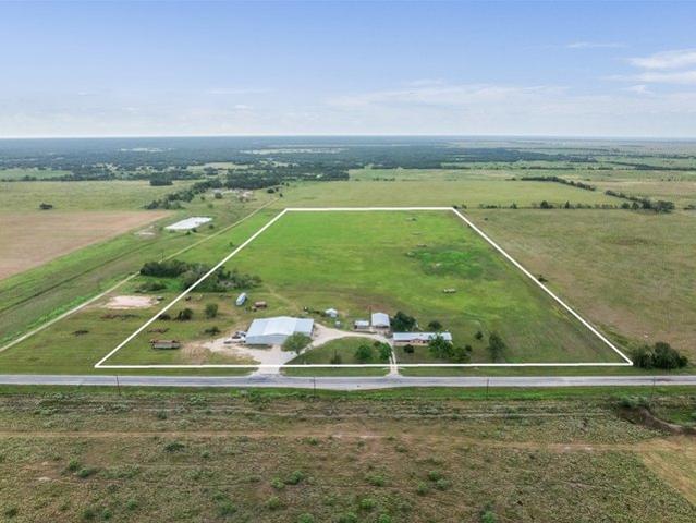 23783 FM 530, Hallettsville, TX 77964