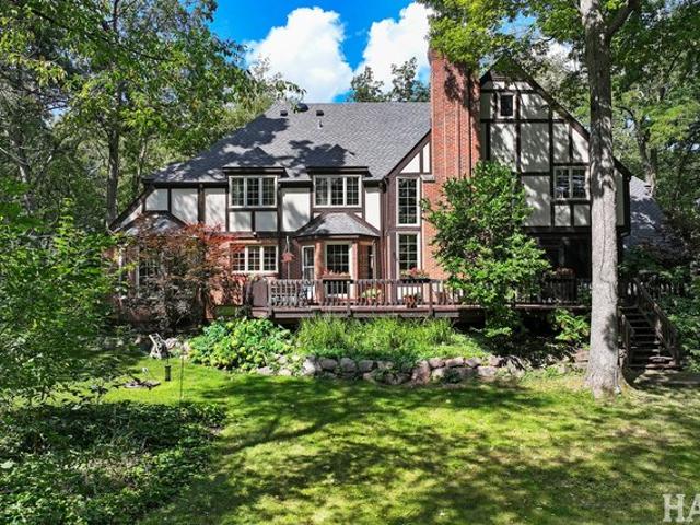 23785 W Barnswallow Ln, Wauconda, IL 60084