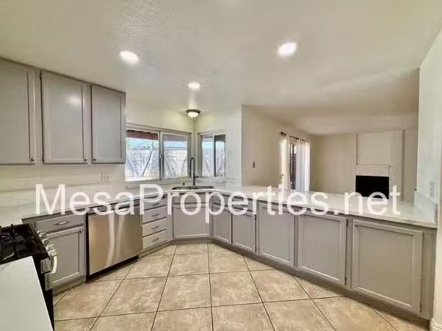 2378 N Sycamore Ave, Rialto, CA 92377