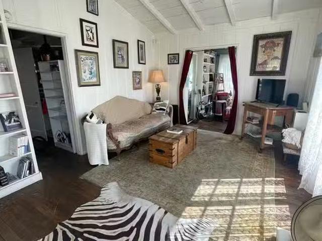 2378 Loma Vista Pl Houses in Los Angeles, CA