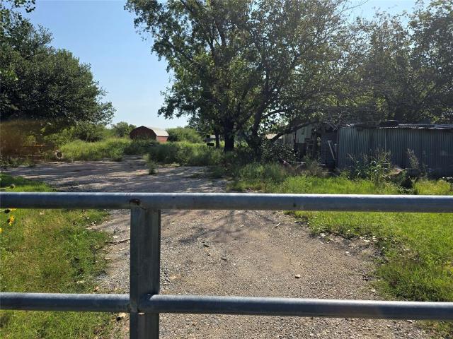 2379 County Road 900, Princeton, TX 75407 | Compass