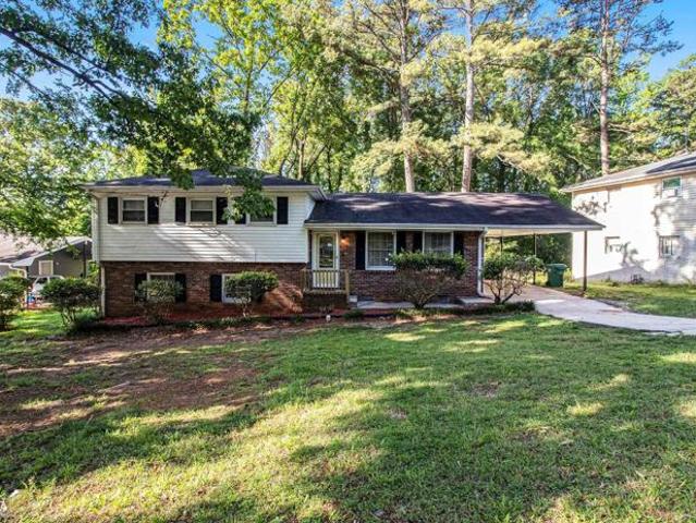 2379 Rockknoll Dr, Conley, GA 30288