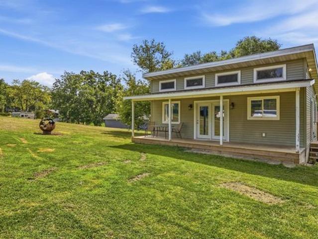 23701 Lake Shore Dr, Bernard, IA 52032