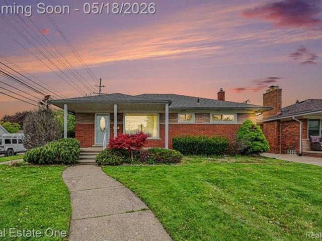 23705 Wilmot Ave, Eastpointe, MI 48021