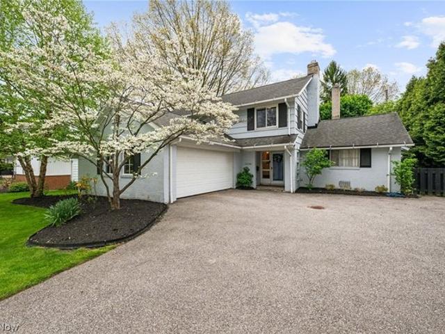 23706 Wimbledon Rd, Shaker Heights, OH 44122