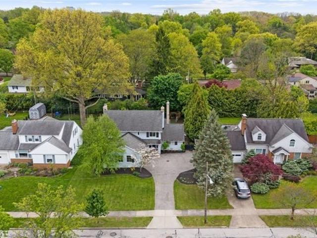 23706 Wimbledon Rd, Shaker Heights, OH 44122